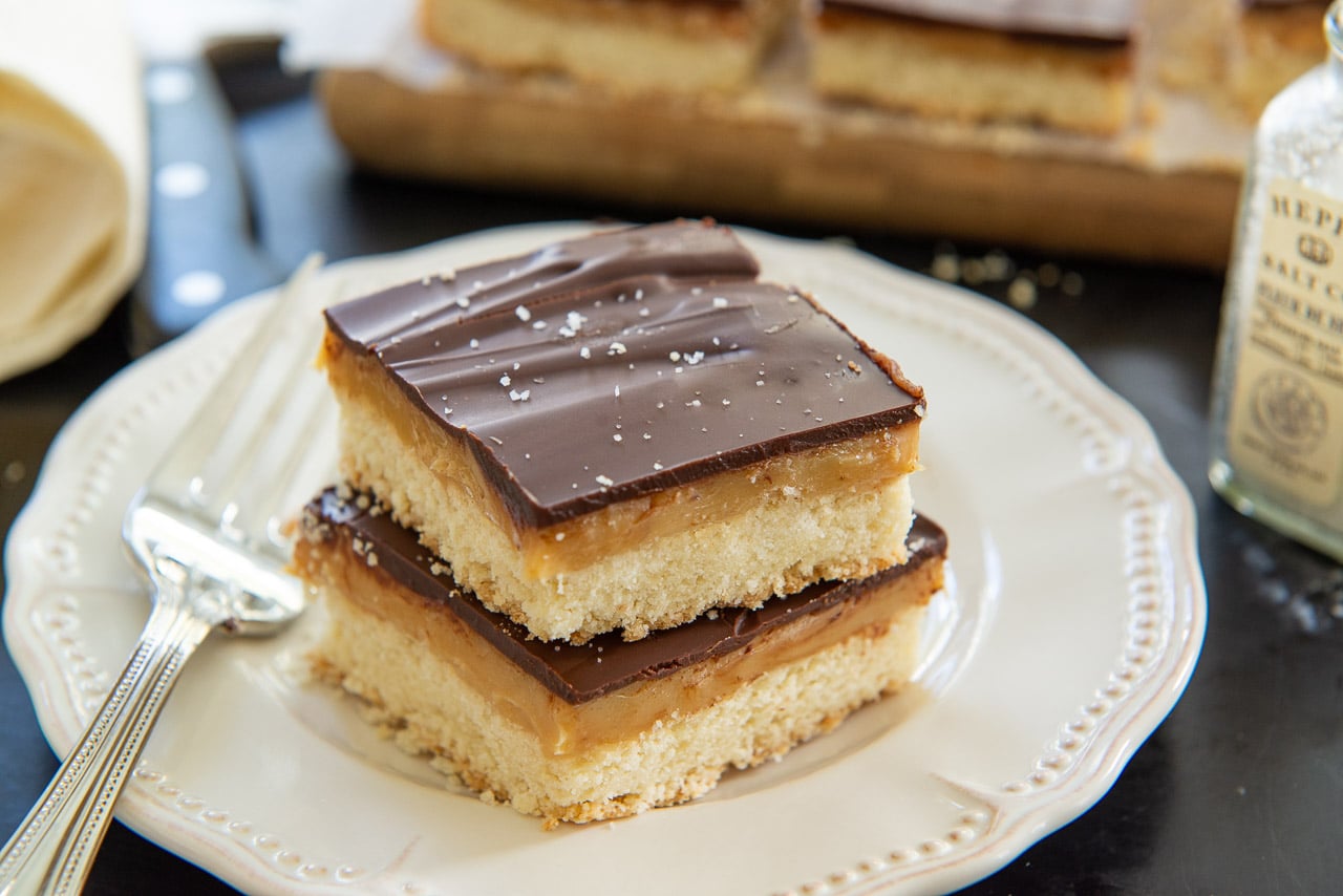 Millionaire's Shortbread (Chocolate Caramel Bar) - Fifteen Spatulas