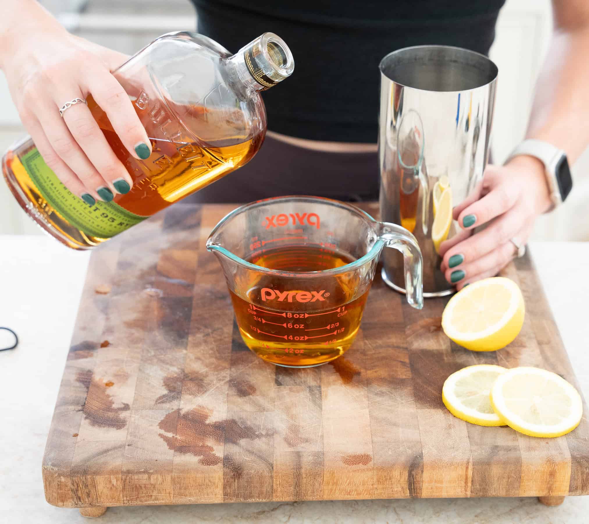 Whiskey Sour (EASY how to cocktail) - Fifteen Spatulas