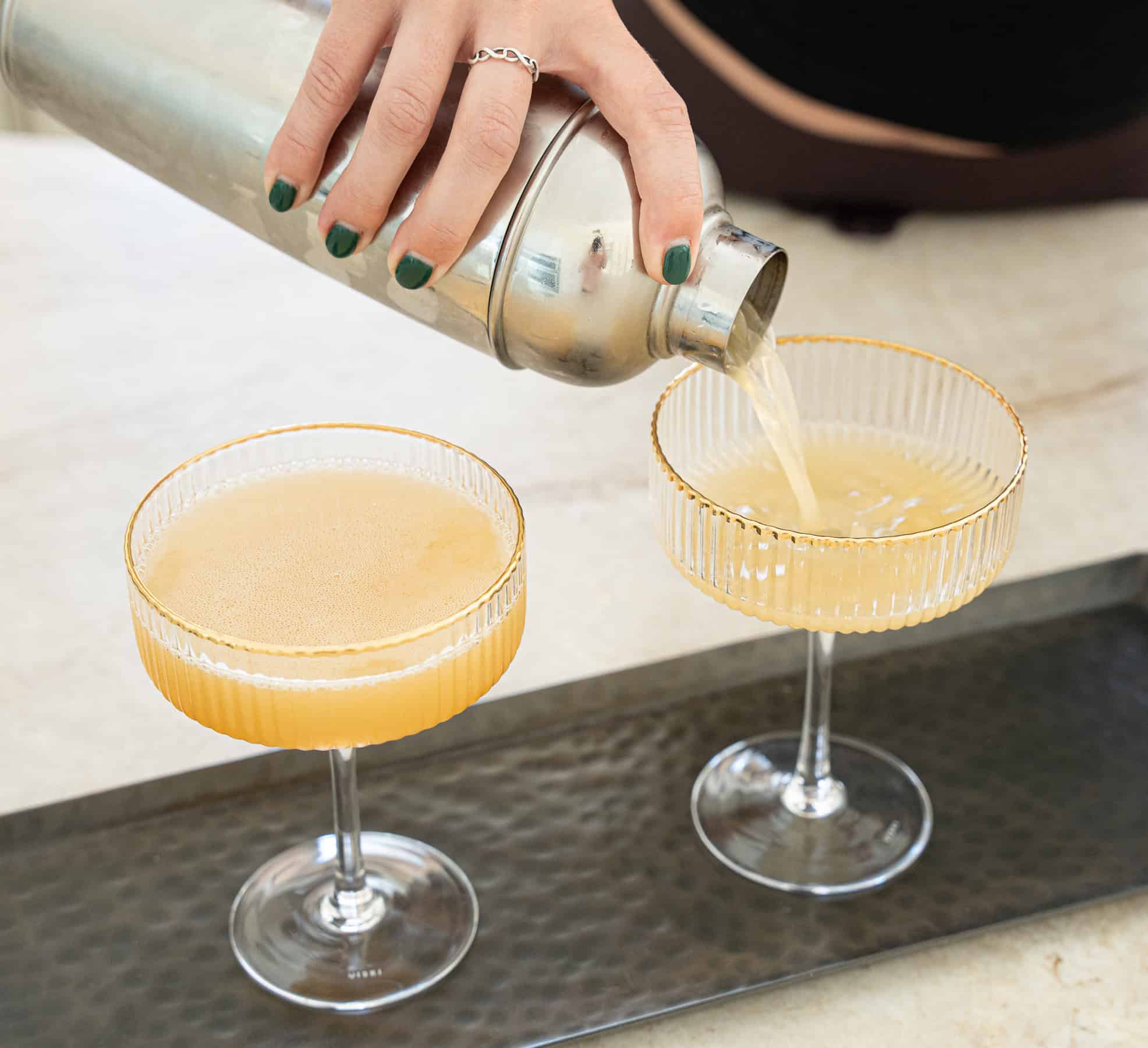 Whiskey Sour (EASY how to cocktail) - Fifteen Spatulas