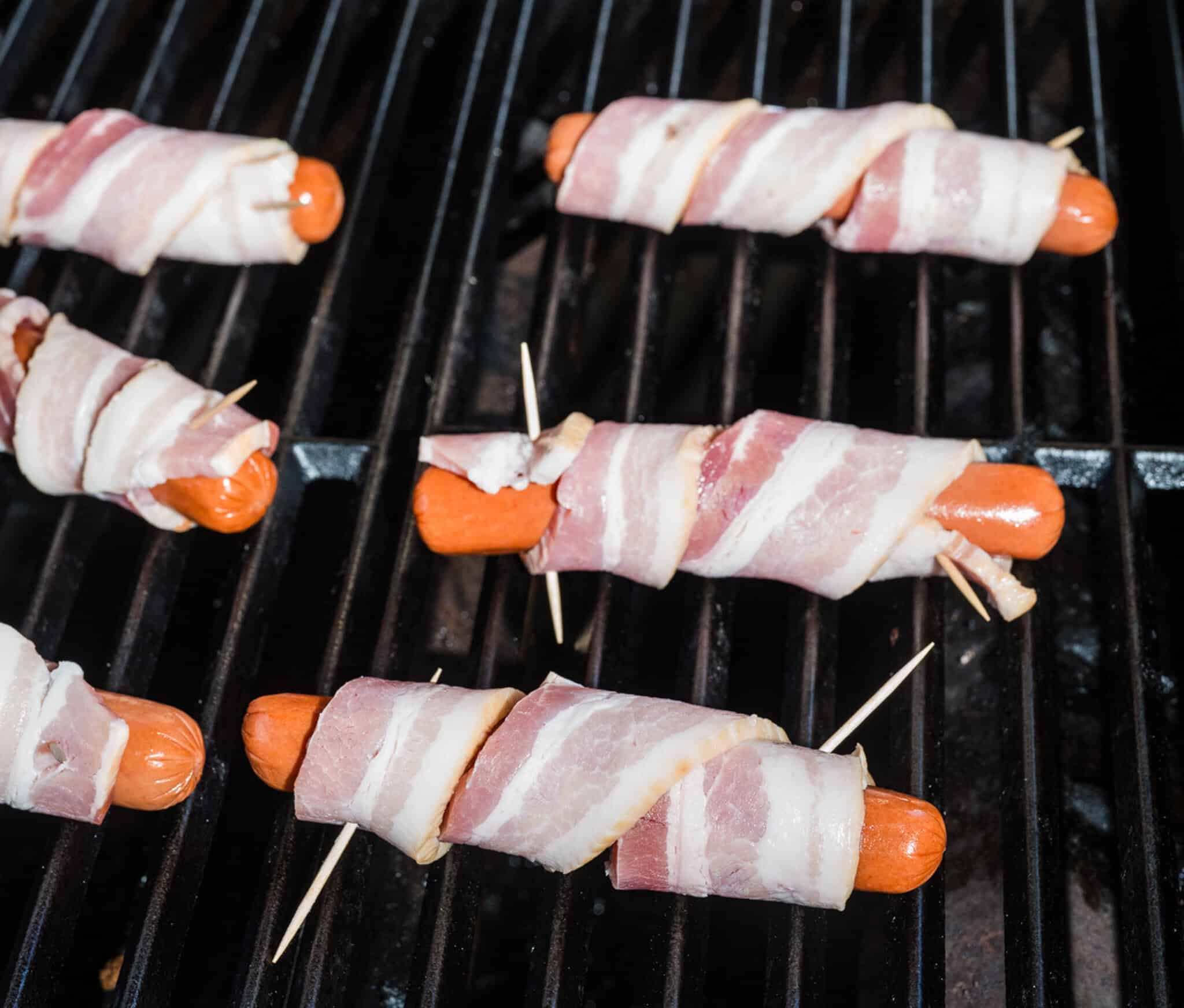 Bacon-Wrapped Hot Dogs (Easy Summer Favorite) - Fifteen Spatulas